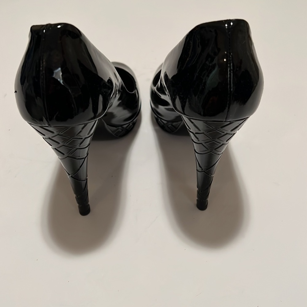 Burberry Black Patent Platform Pumps - Gem